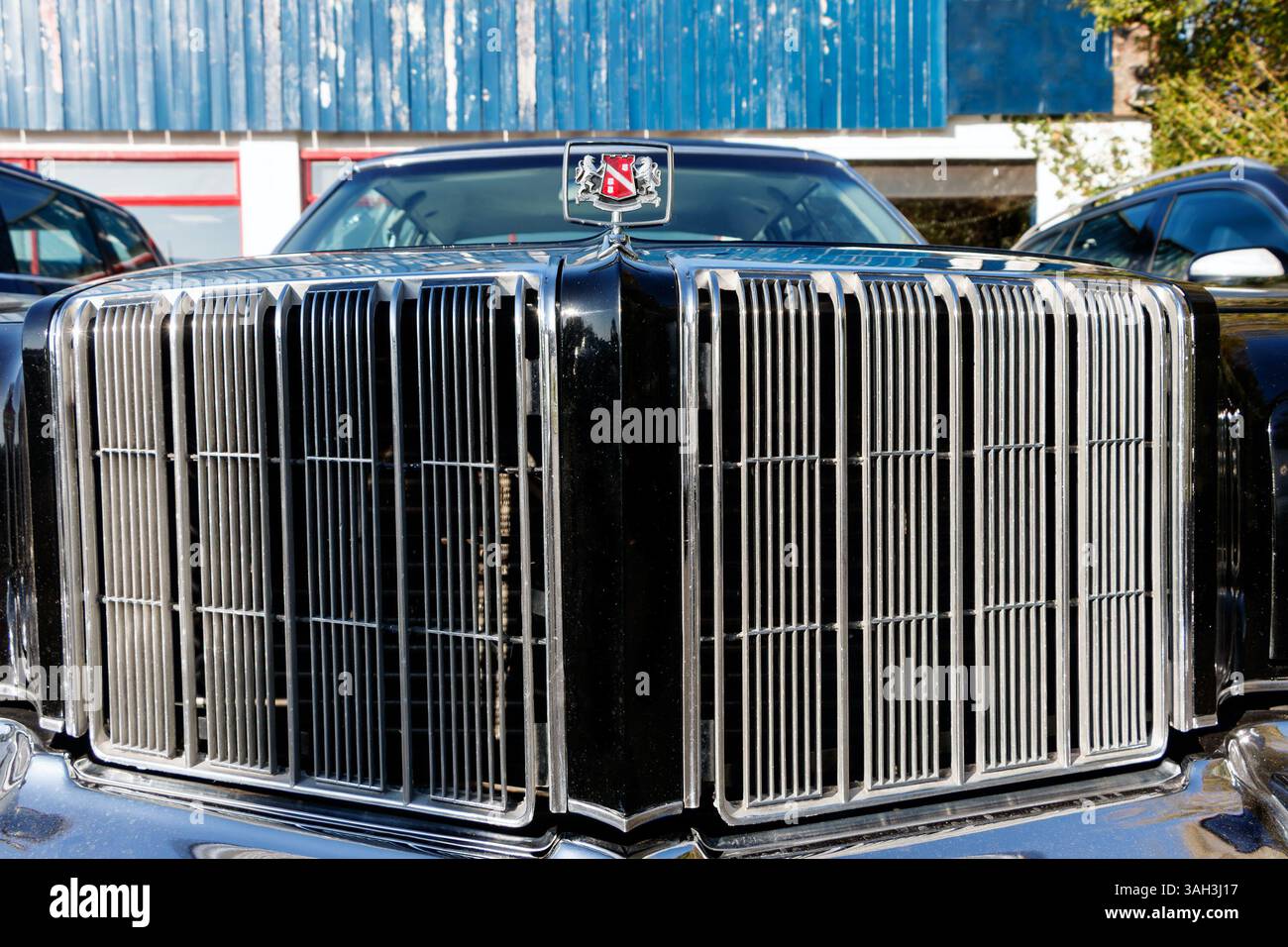 Front view of grille and badge of 1970s chrysler new hi-res stock ...