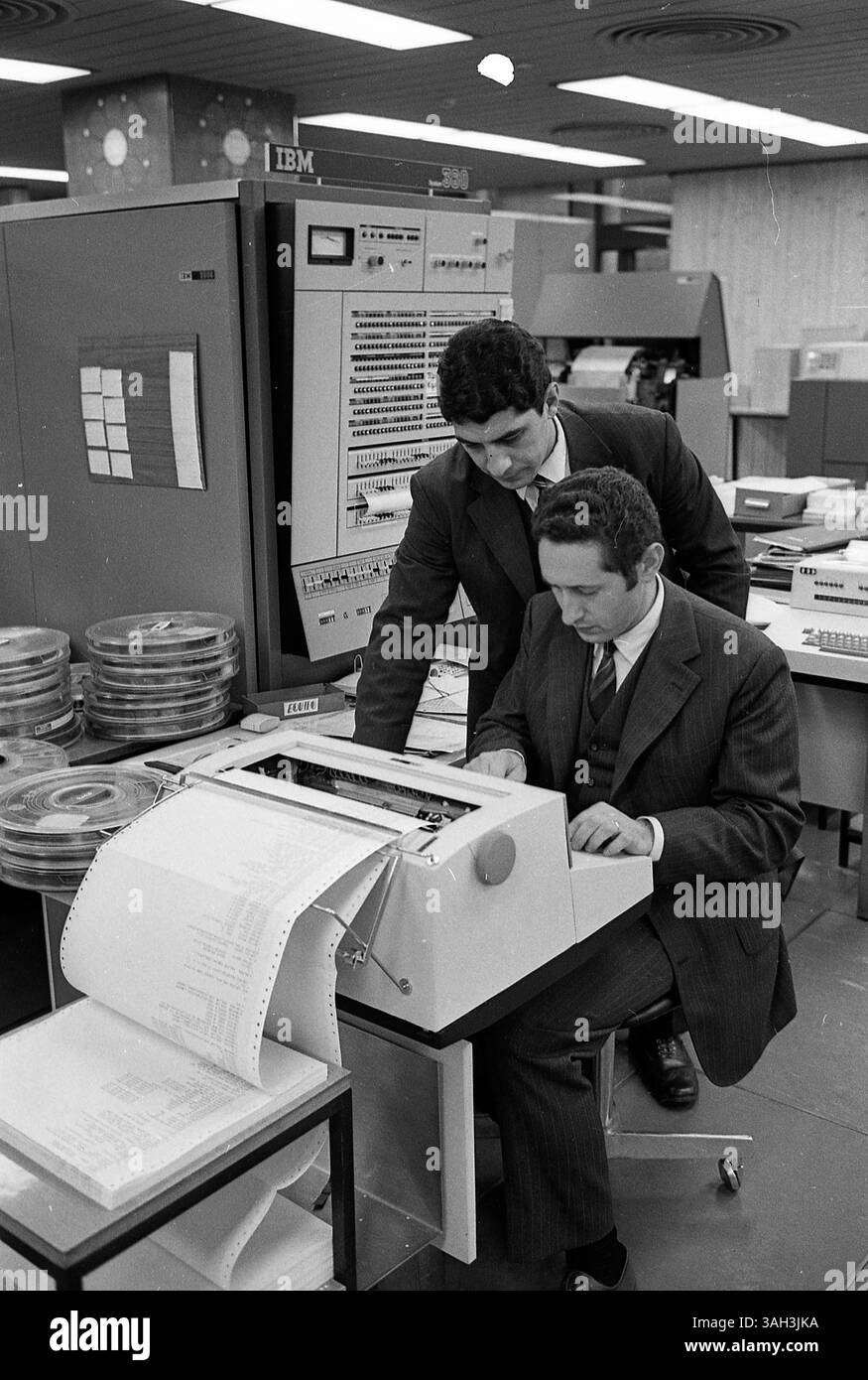 IBM vintage bank computing system, Buenos Aires, Argentina, May 26, 1970 Stock Photo - Alamy
