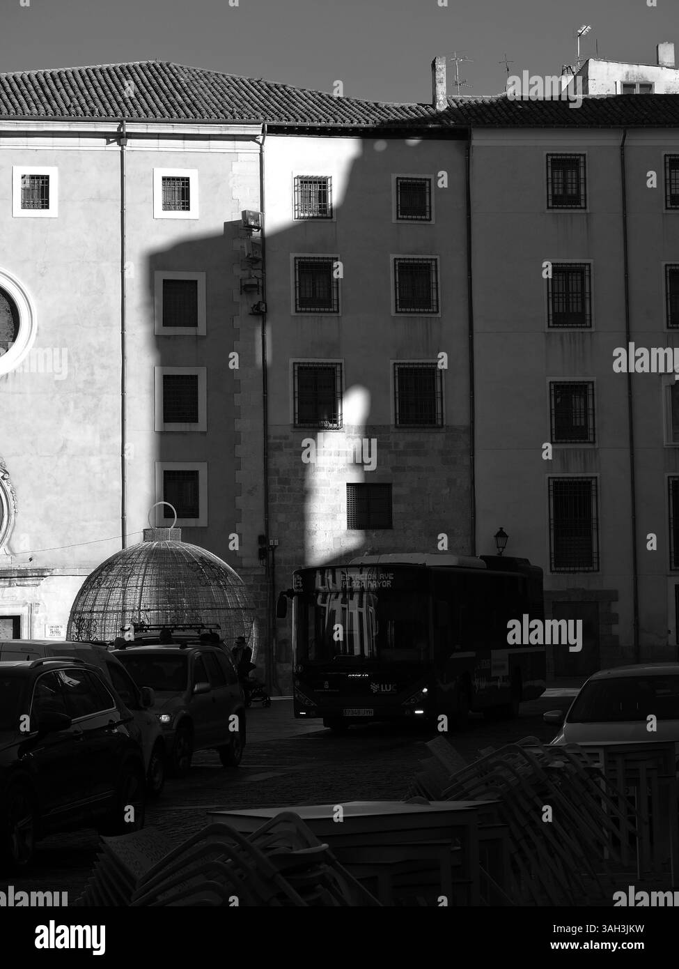 Historic buildings urban street Black and White Stock Photos & Images ...