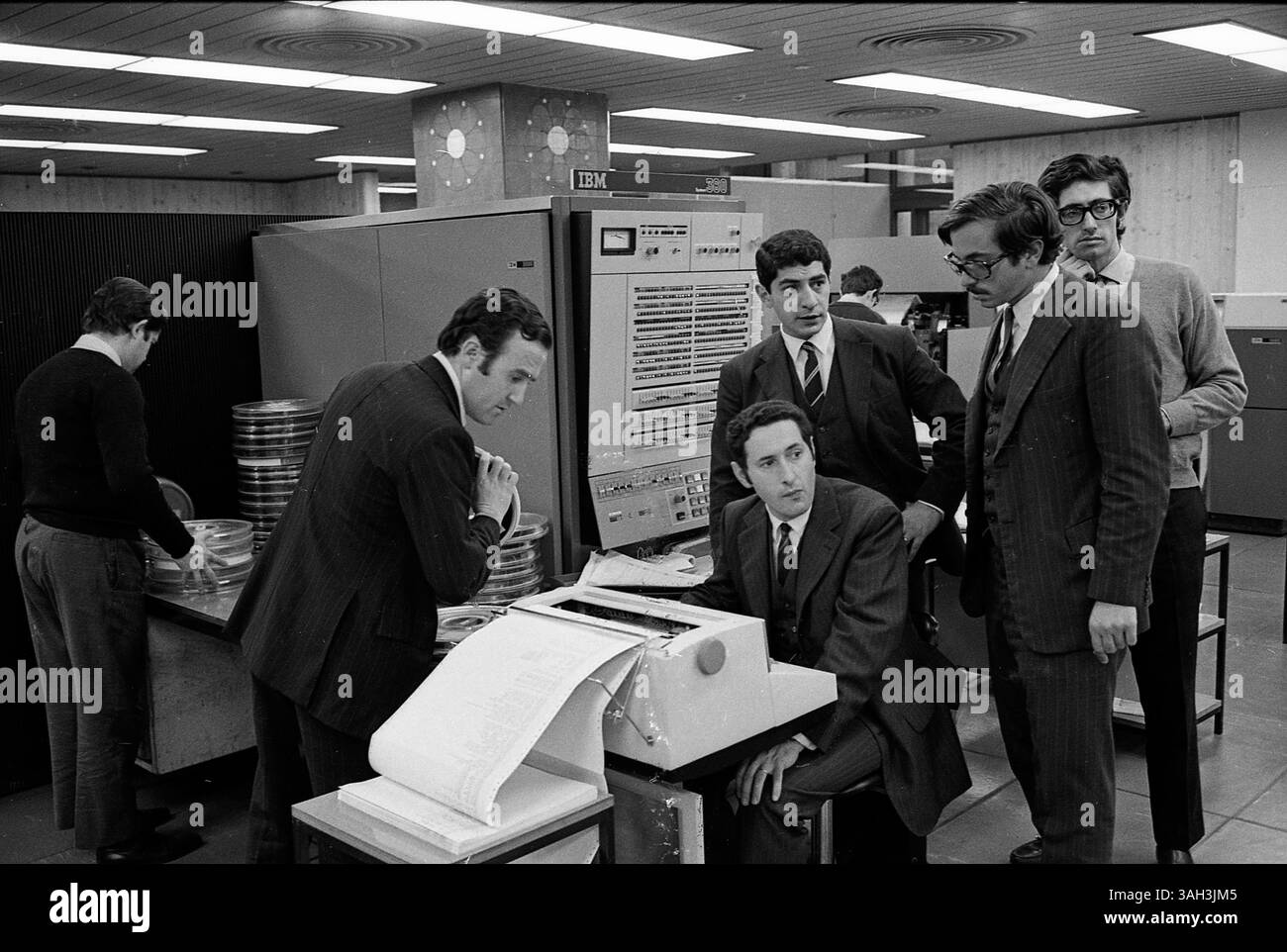 IBM vintage bank computing system, Buenos Aires, Argentina, May 26, 1970 Stock Photo - Alamy