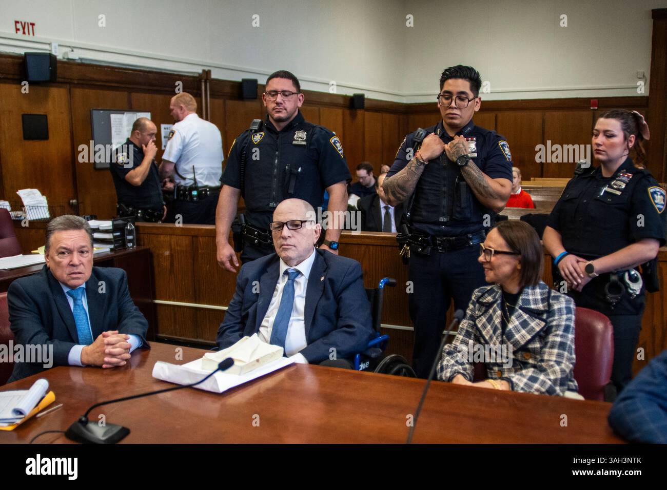 Harvey Weinstein, center, appears at Manhattan Criminal Court on ...