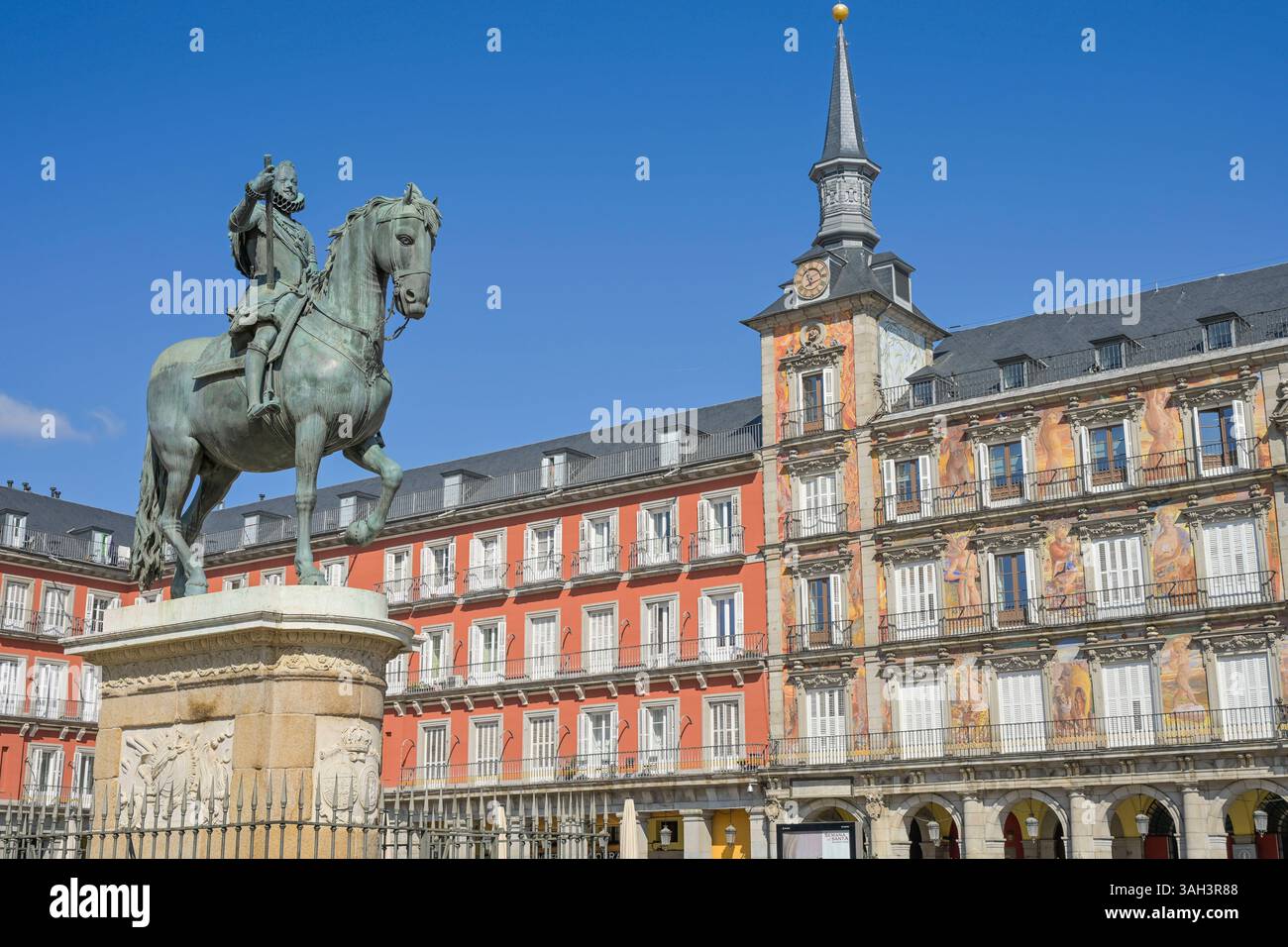Reiterstandbild Felipe III, Casa de la Panaderia, Plaza Major, Altstadt ...