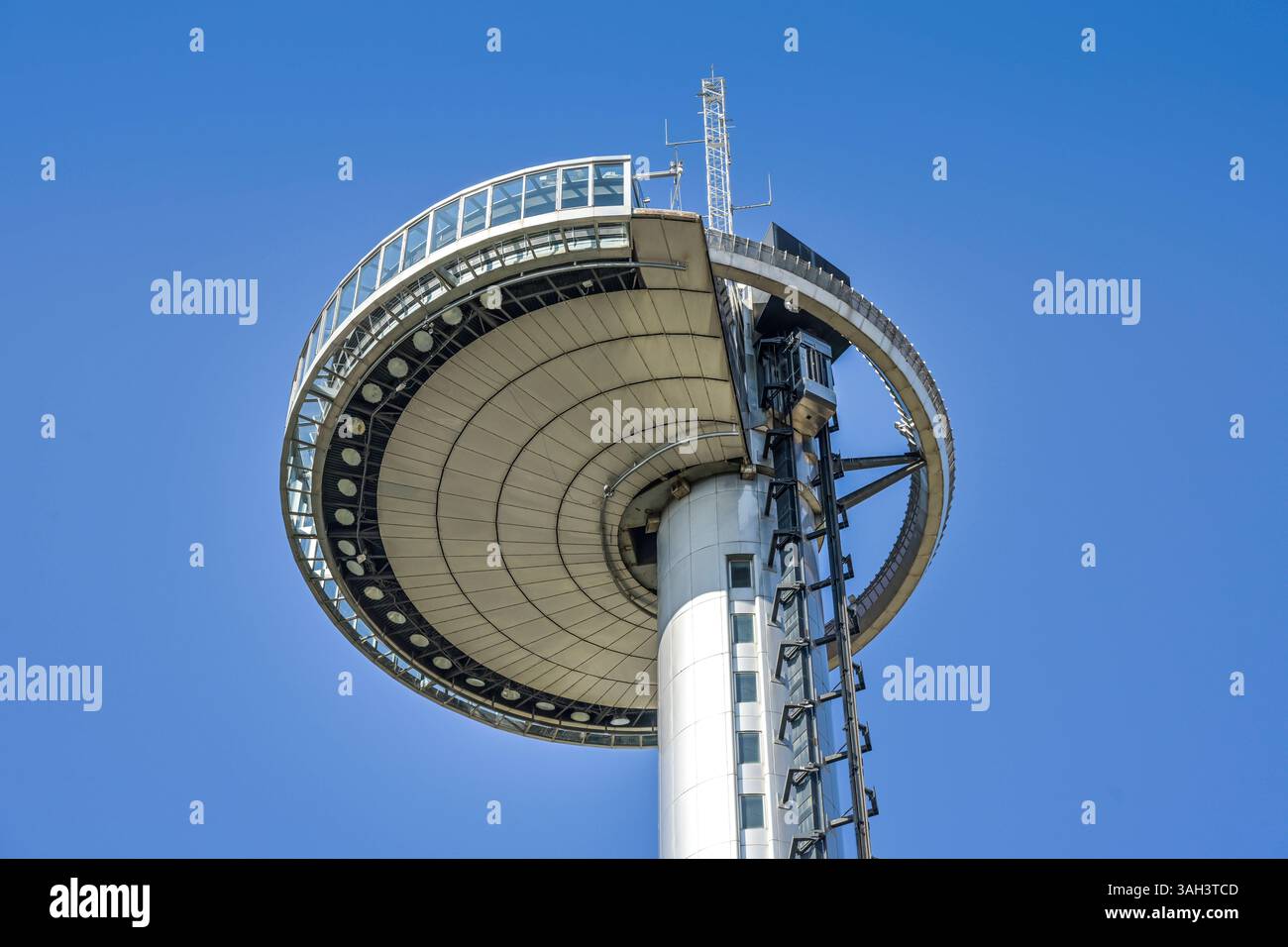 Aussichtsturm Faro de Moncloa, Madrid, Spanien *** Faro de Moncloa ...