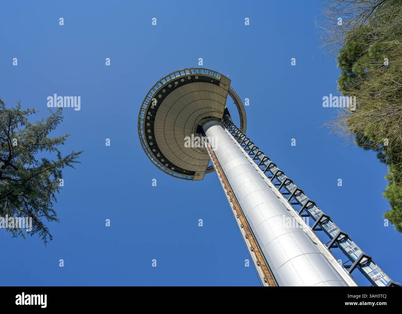 Aussichtsturm Faro de Moncloa, Madrid, Spanien *** Faro de Moncloa ...