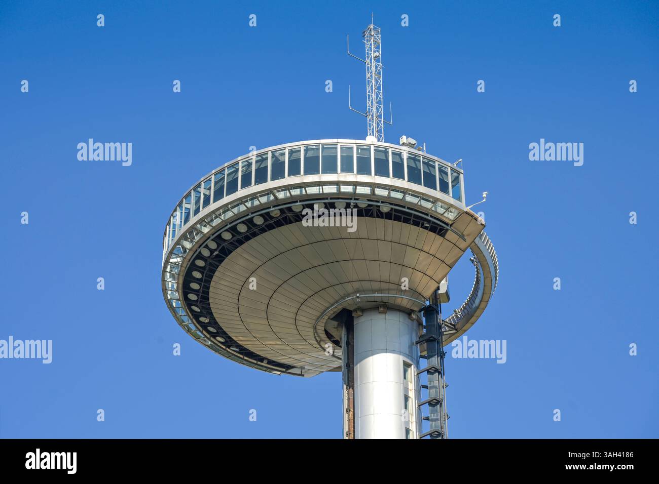 Aussichtsturm Faro de Moncloa, Madrid, Spanien *** Faro de Moncloa ...