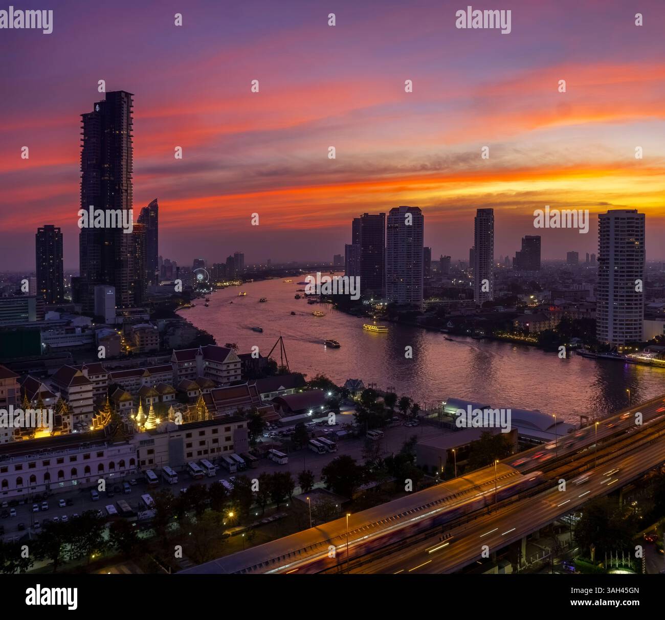 Flying over night city highway hi-res stock photography and images - Alamy