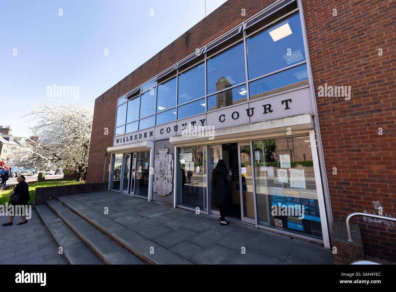 Willesden County Court exterior, North west London Stock Photo - Alamy