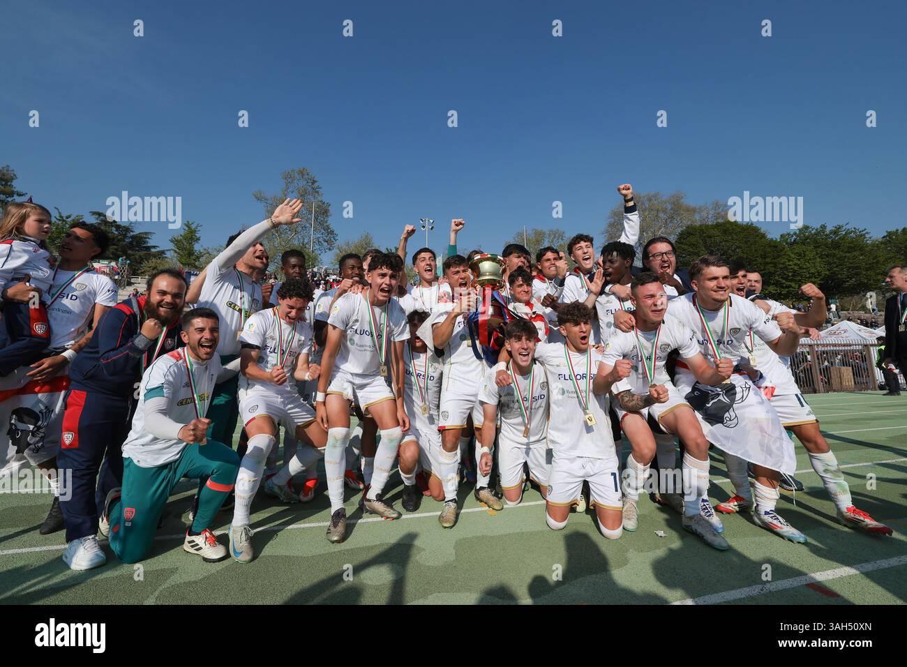 Milan, Italy, 9th April 2025. Cagliari Calcio players and staff ...