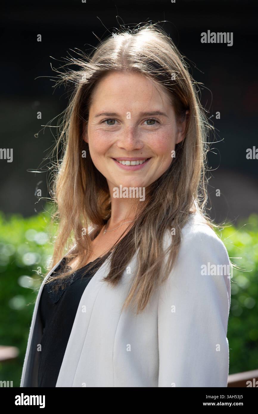 Schauspielerin Bianca NAWRATH spielt die Rolle der Klara Kroske, Portraet, Porträt, Portrait ...