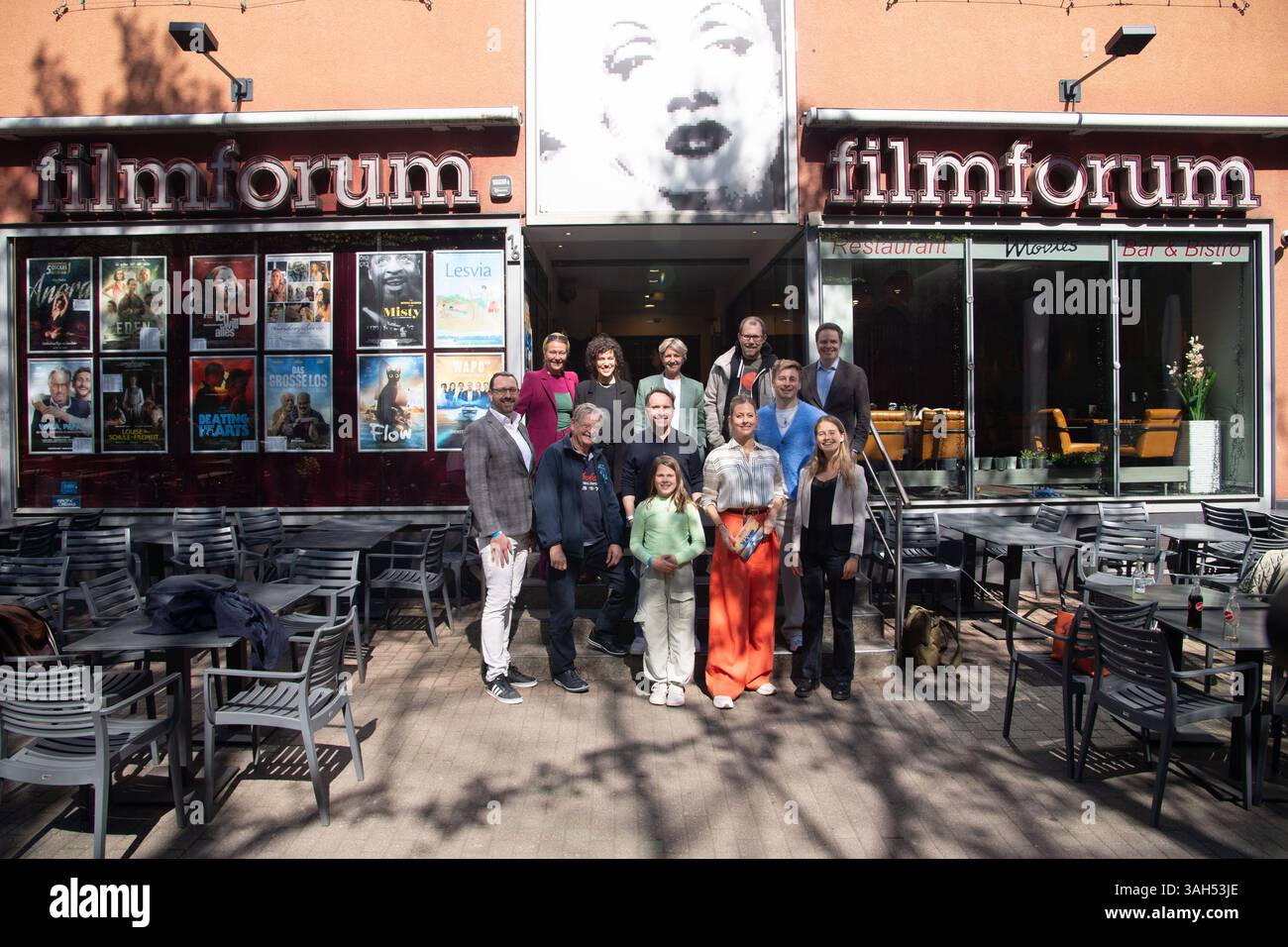 Cast und Crew der Serie Wapo Duisburg, mit Schauspieler Timmi TRINKS ...