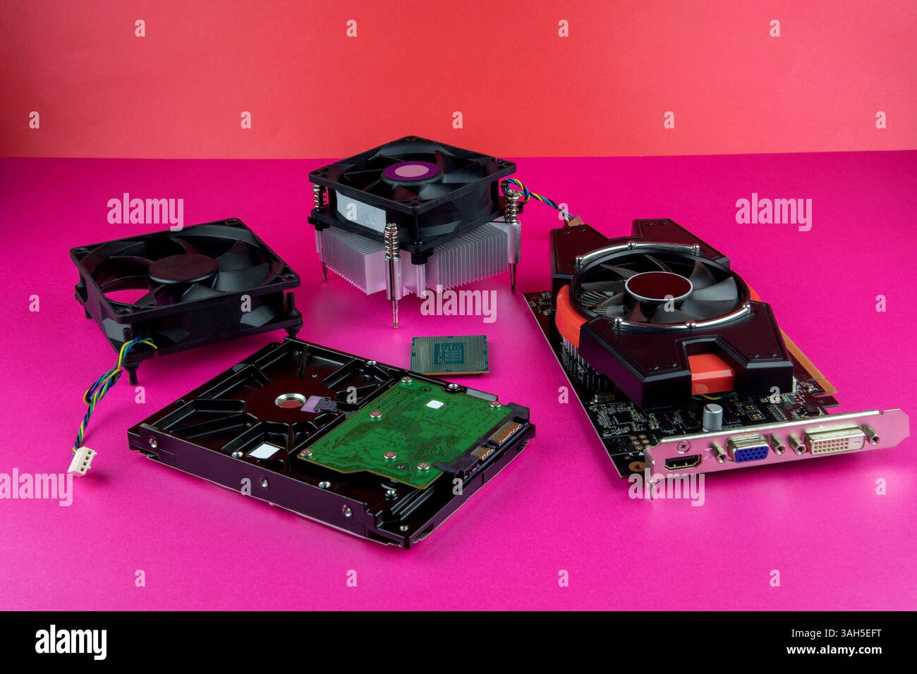 Salvaged computer parts hi-res stock photography and images - Alamy