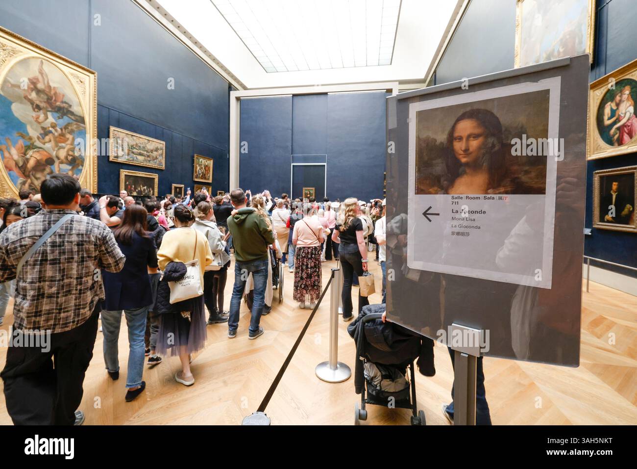 LOUVRE Museum PARIS Stock Photo - Alamy
