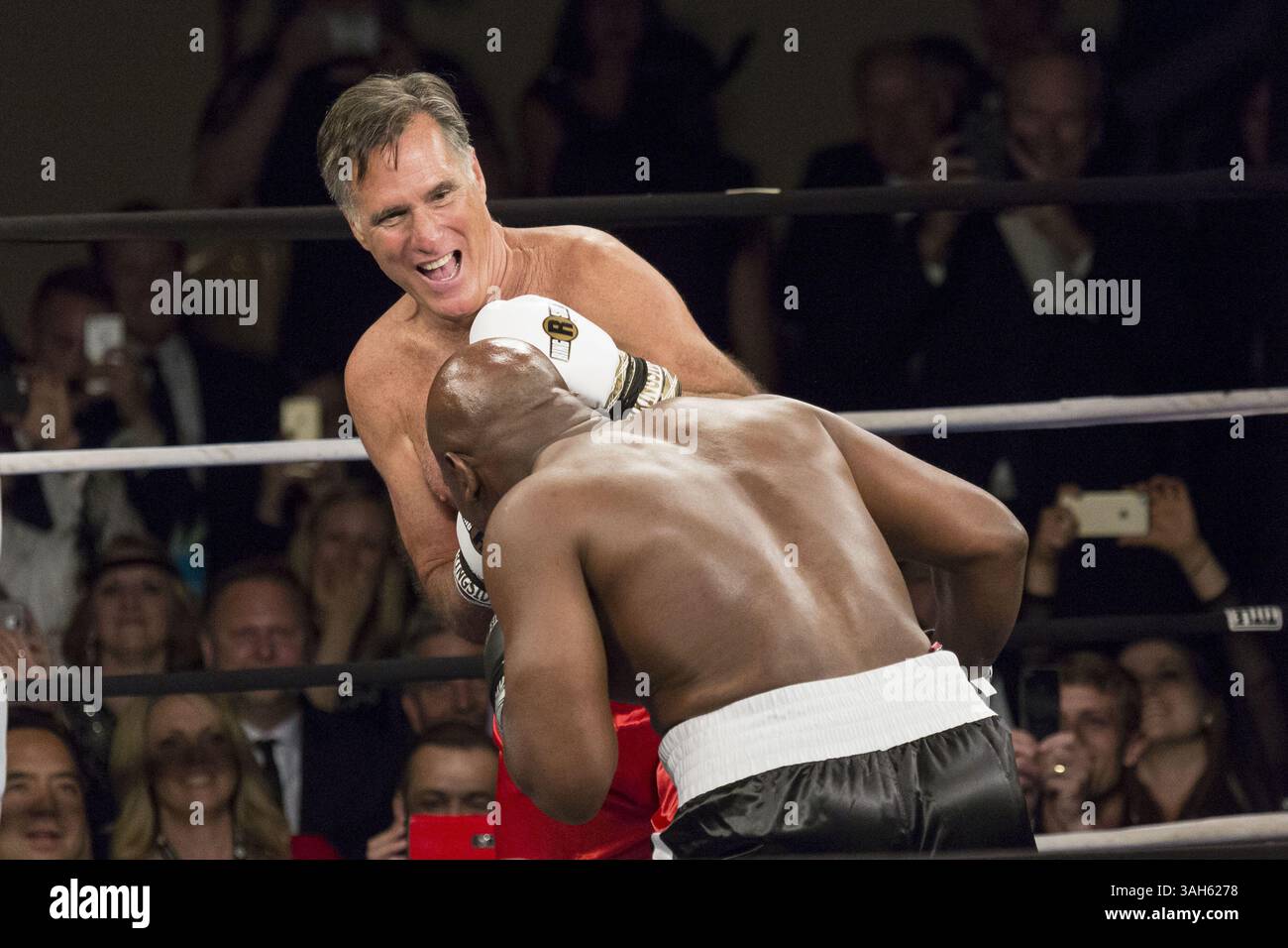 Former world heavyweight champion evander holyfield hi-res stock ...