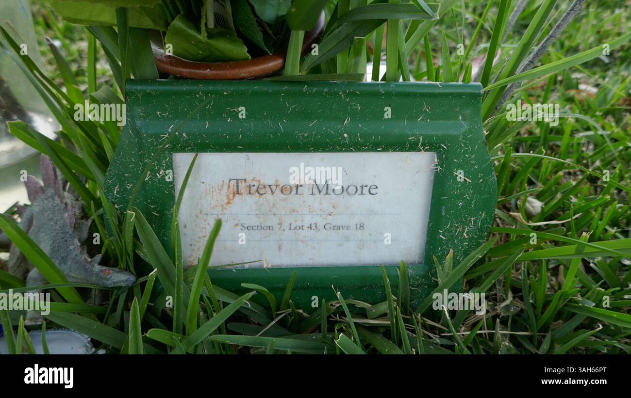 Los Angeles, California, USA 7th April 2025 Comedian Trevor Moore Grave ...