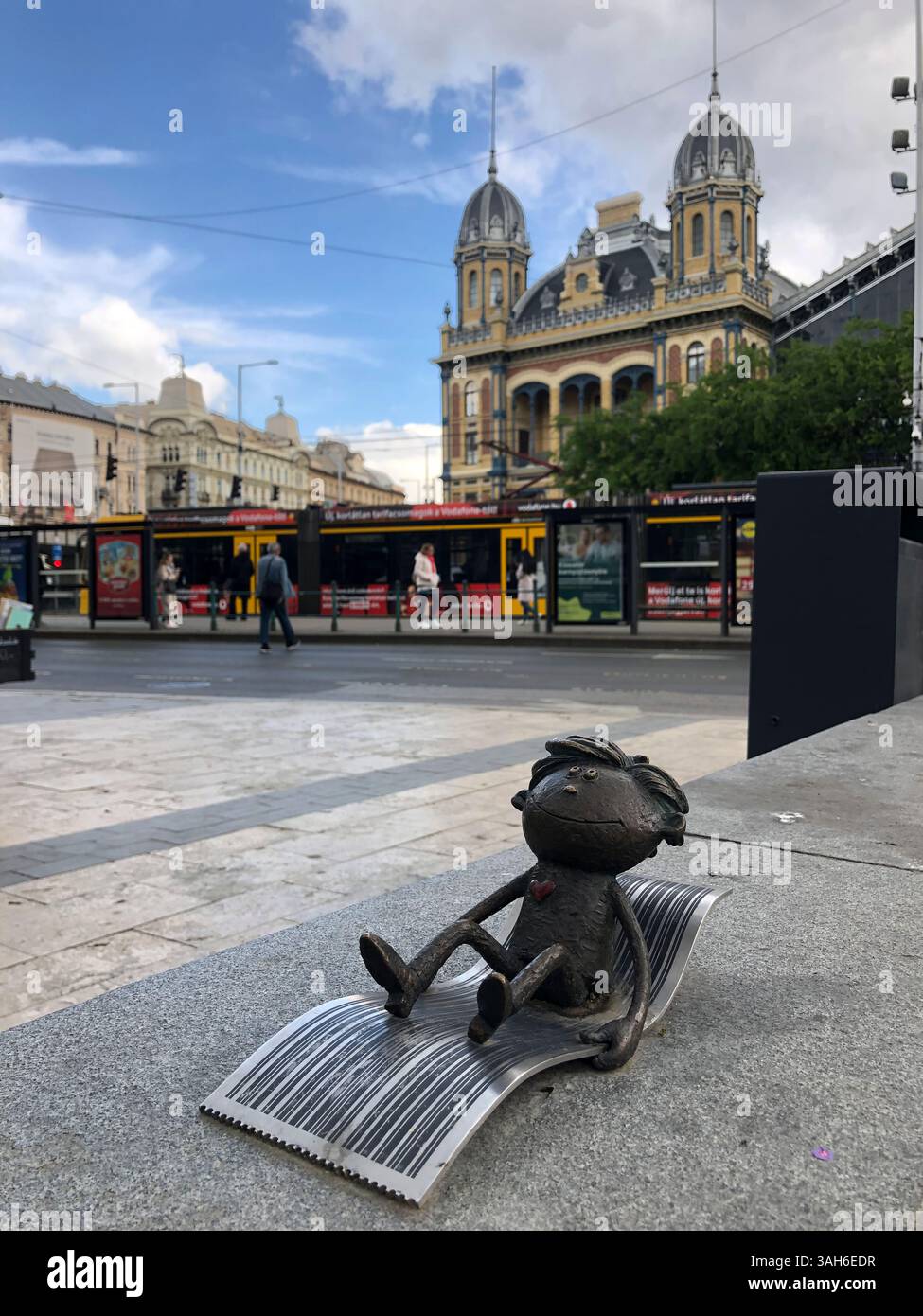 The Skála Kópé mini statue in Budapest Stock Photo - Alamy