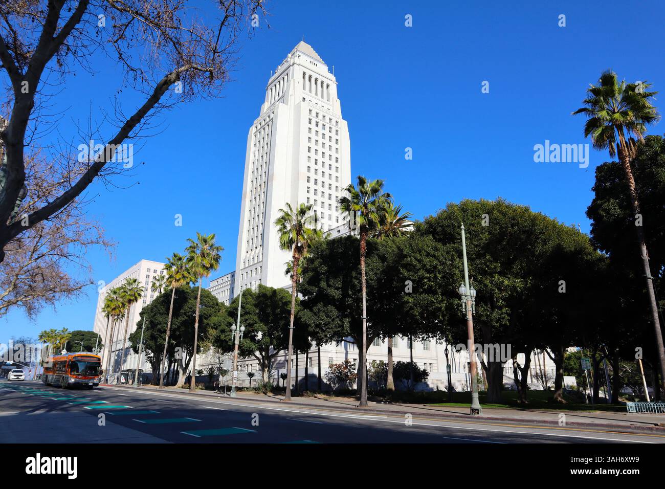 Los Angeles, California: Los Angeles City Hall, iconic government ...