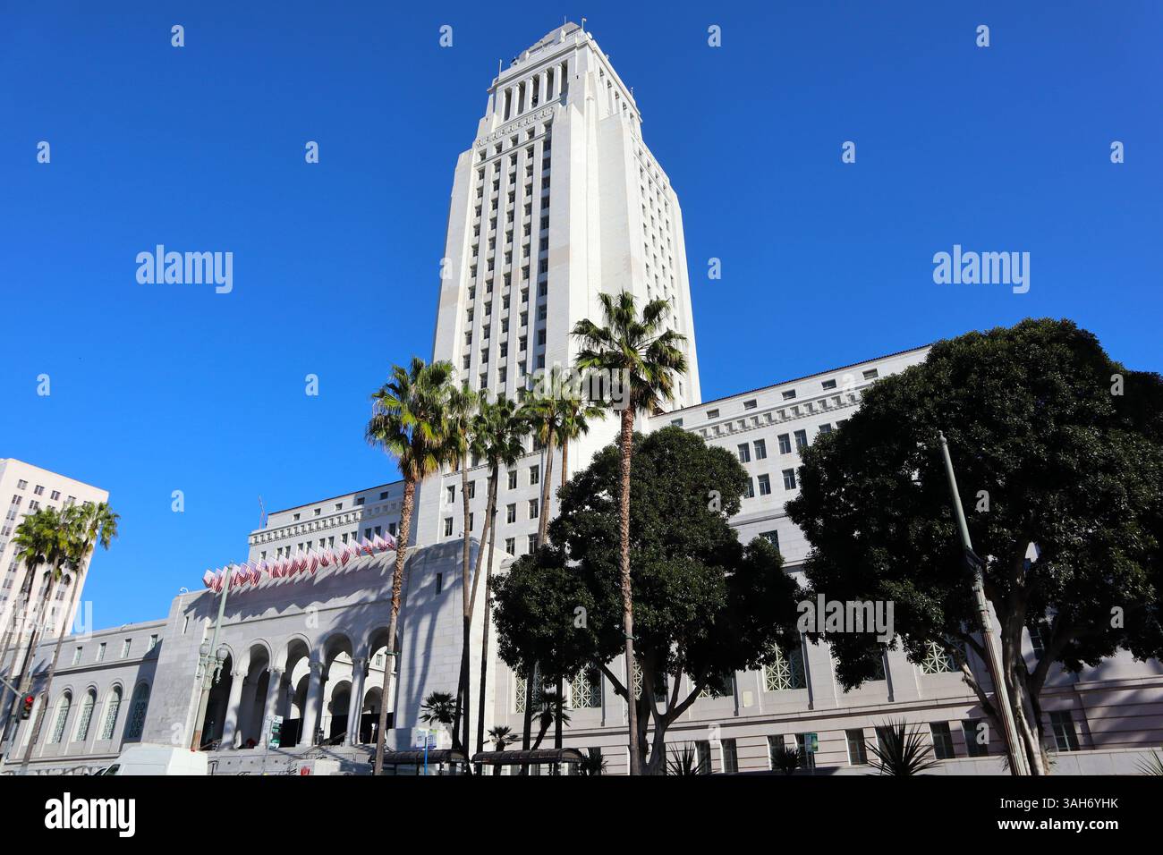 Los Angeles, California: Los Angeles City Hall, iconic government ...