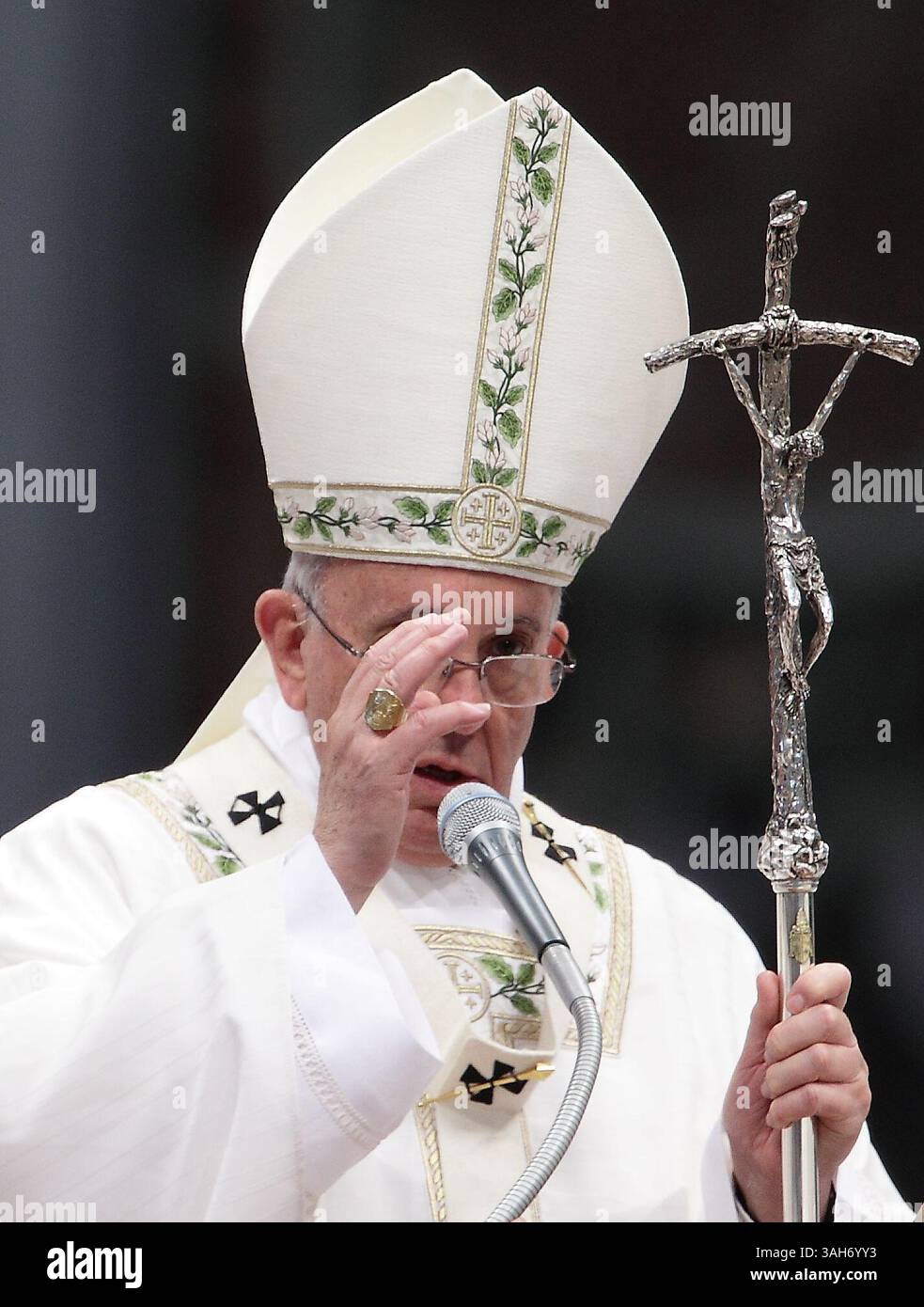 Apr 2, 2015 - Vatican City State (Holy See) - POPE FRANCIS celebrates ...
