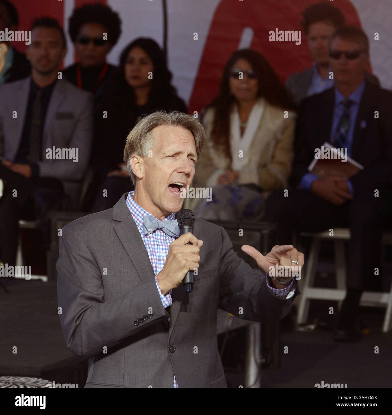 April 5, 2015 - U.S. - ASEC -- Skip Heitzig,Senior Pastor preaches ...