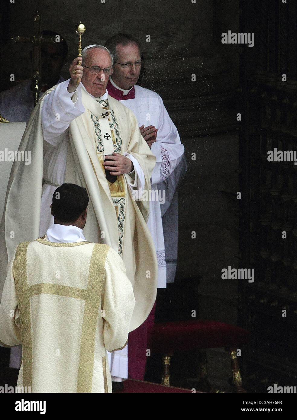 Apr 5, 2015 - Vatican City State (Holy See) - POPE FRANCIS celebrates ...