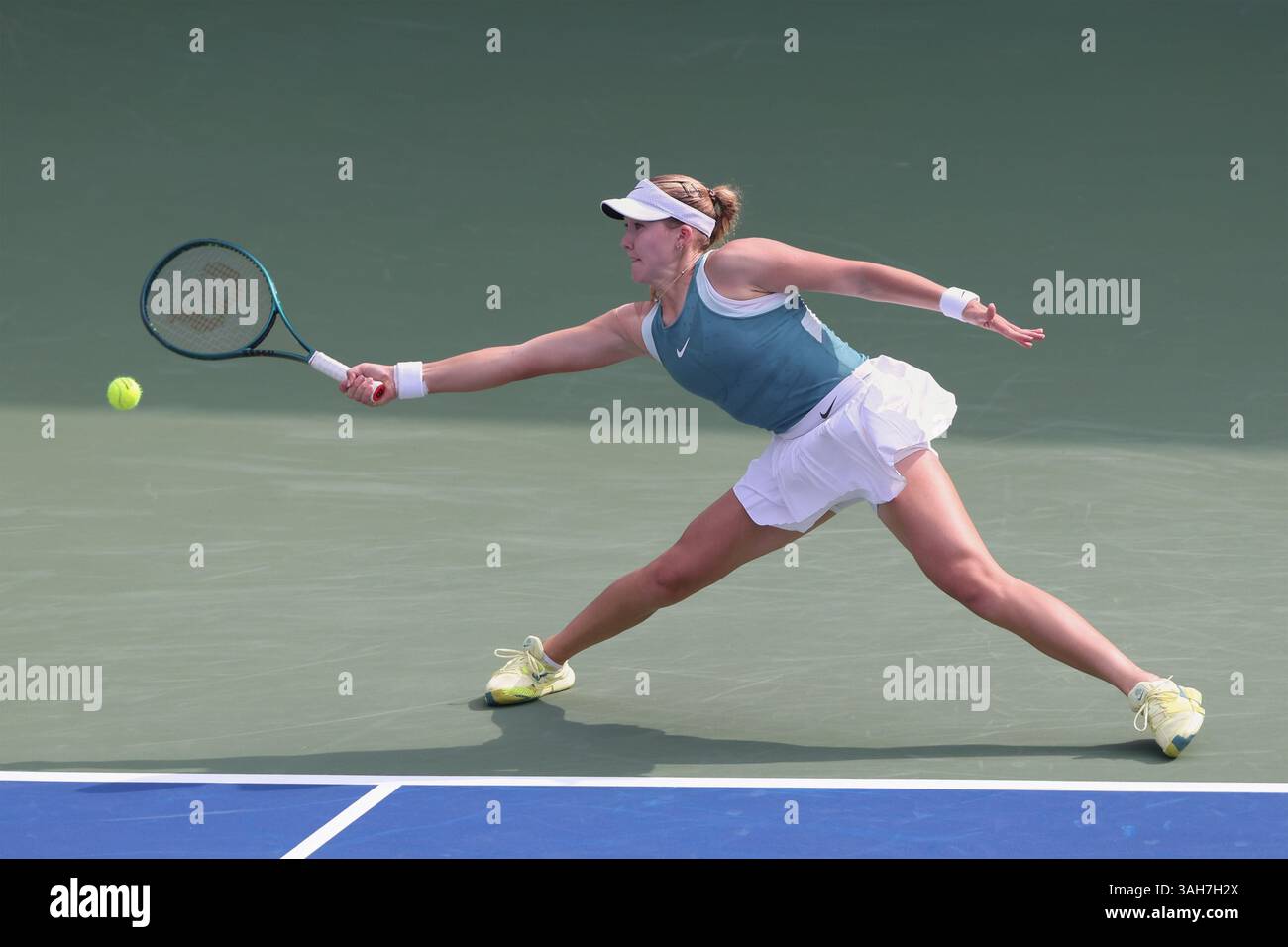 Mirra andreeva hi-res stock photography and images - Alamy