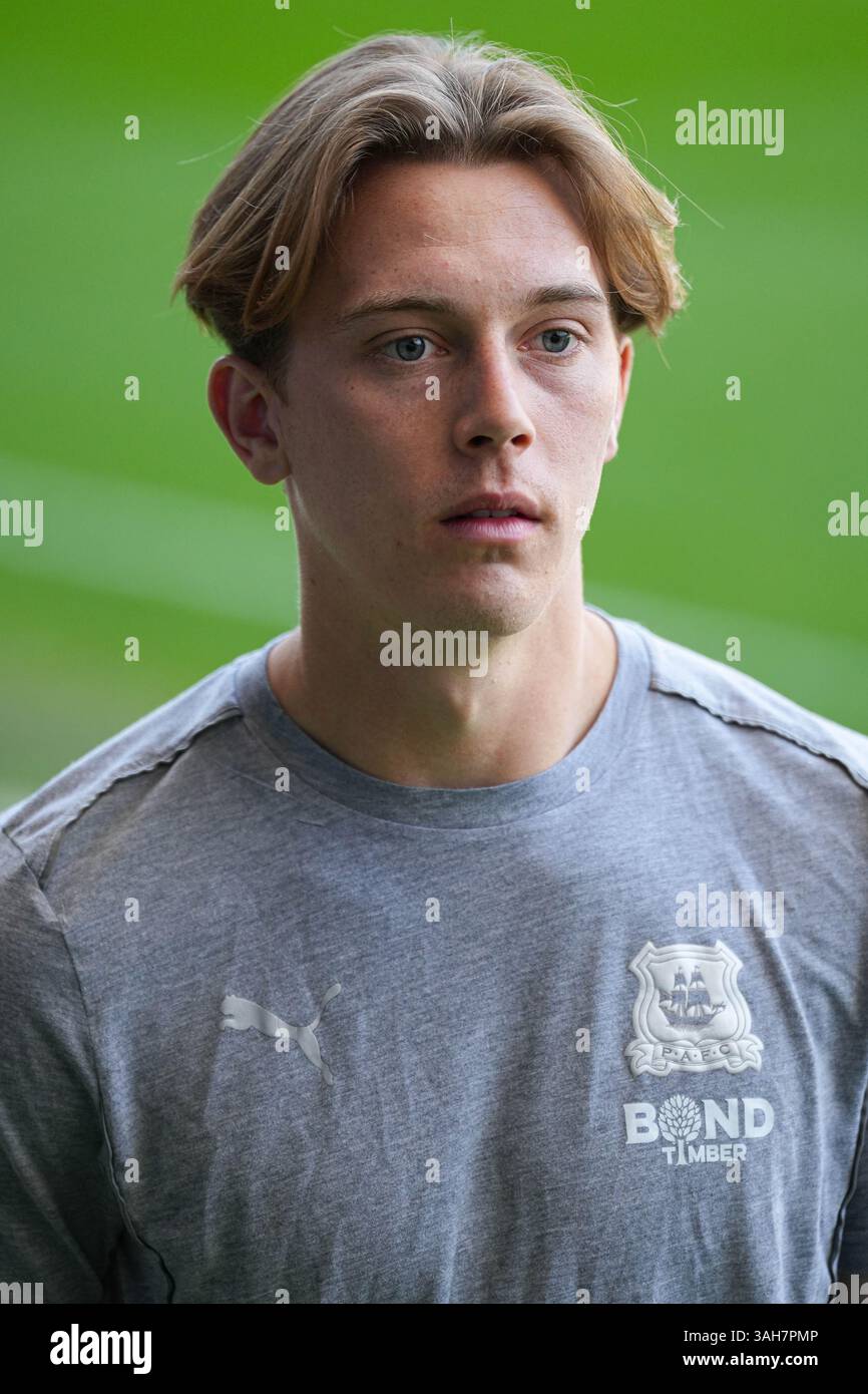 Callum Wright of Plymouth Argyle arrives at the Swansea.com Stadium ...