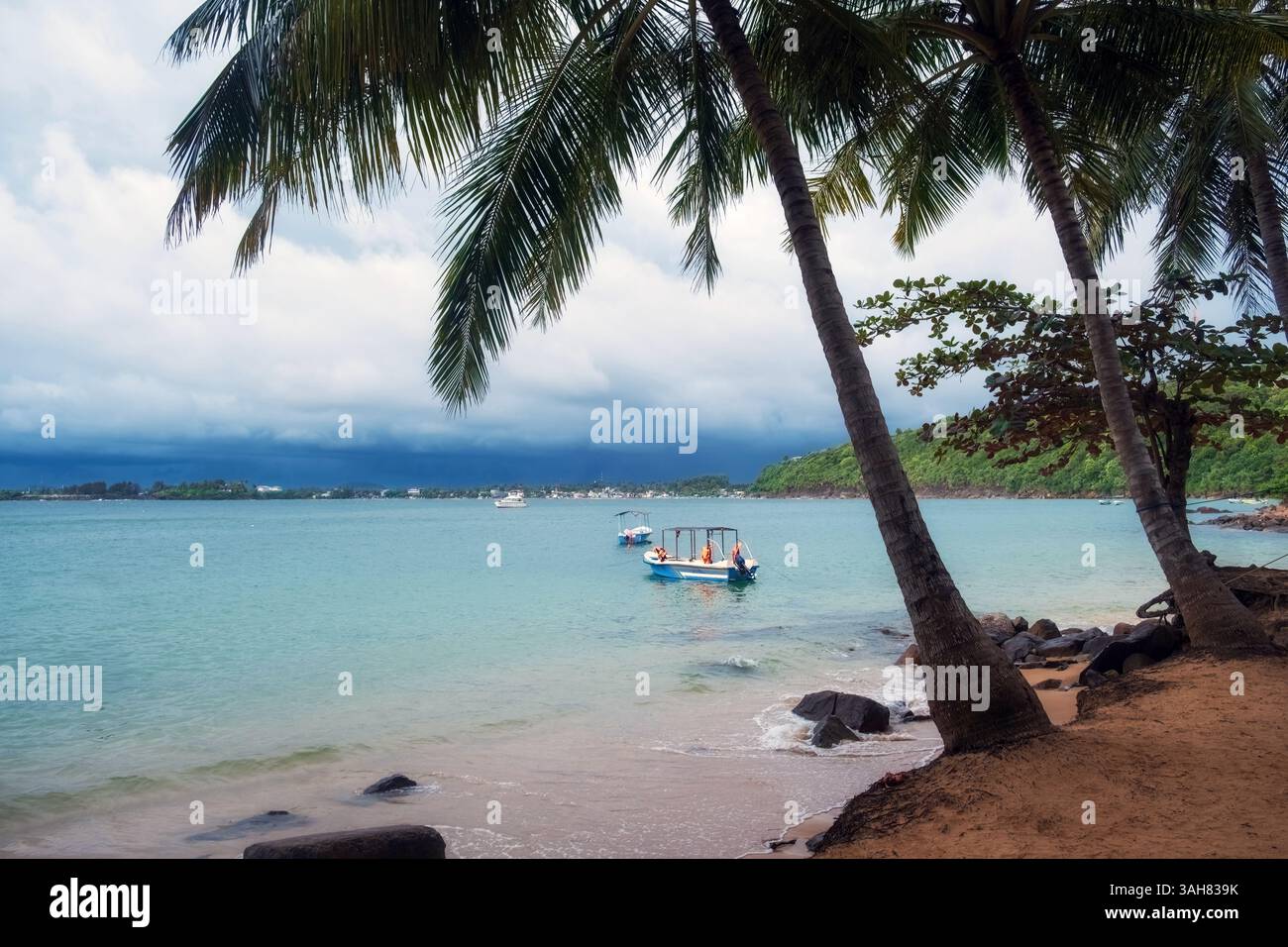 Jungle beach in rumassala hi-res stock photography and images - Alamy