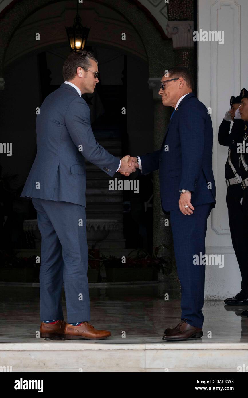 Secretary of Defense Pete Hegseth and Panamanian Minister of Security ...