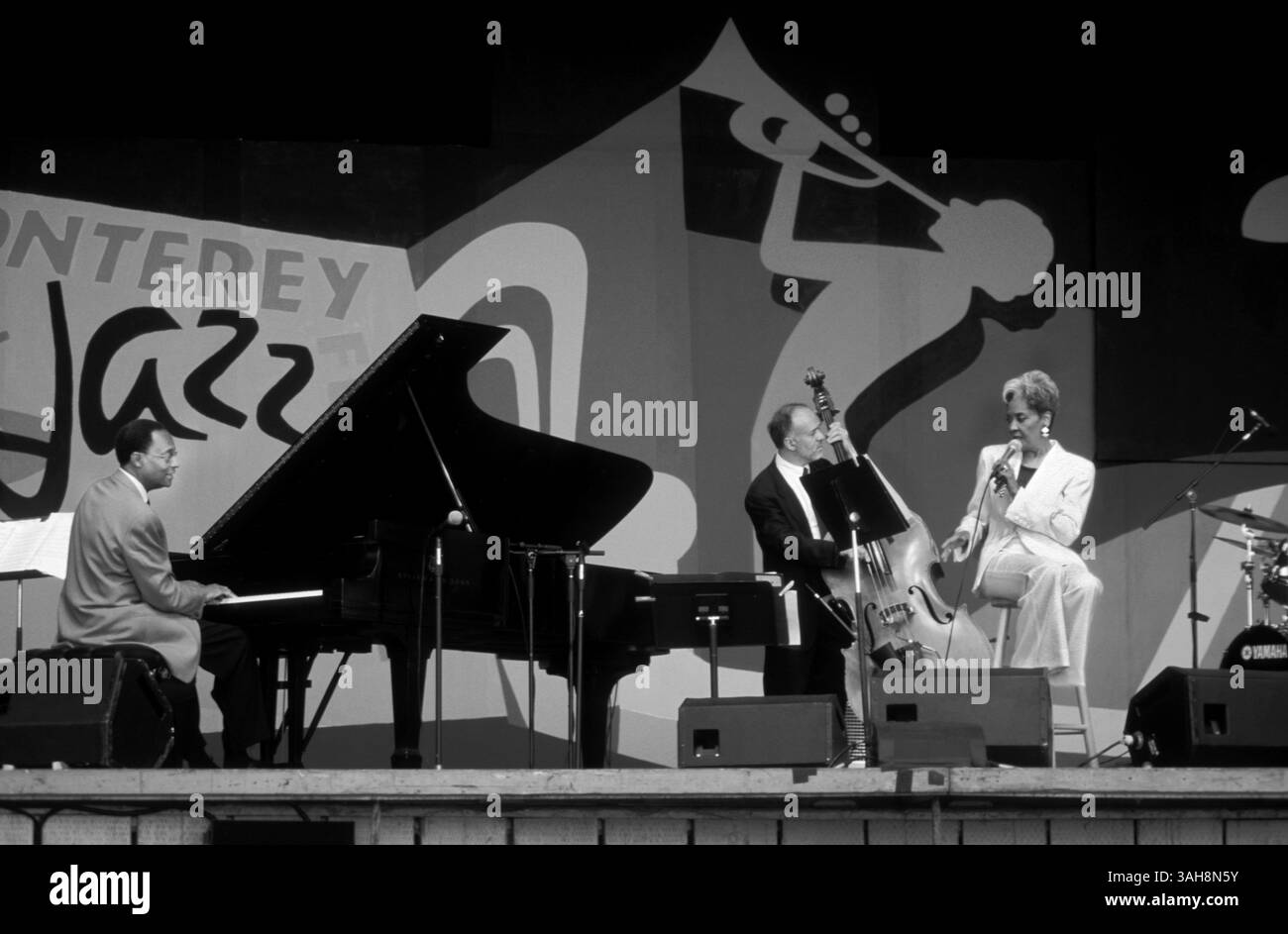 NANCY WILSON sings accompanied by RAMSEY LEWIS on PIANO & LARRY GRAY on ...