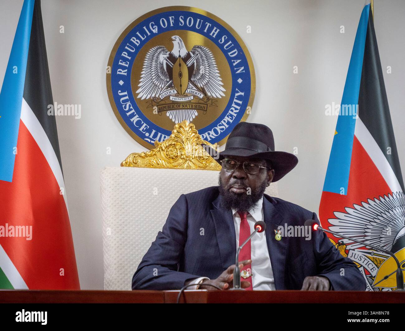 South Sudan's President Salva Kiir Mayardit announces the death of army general David Majur Dak ...