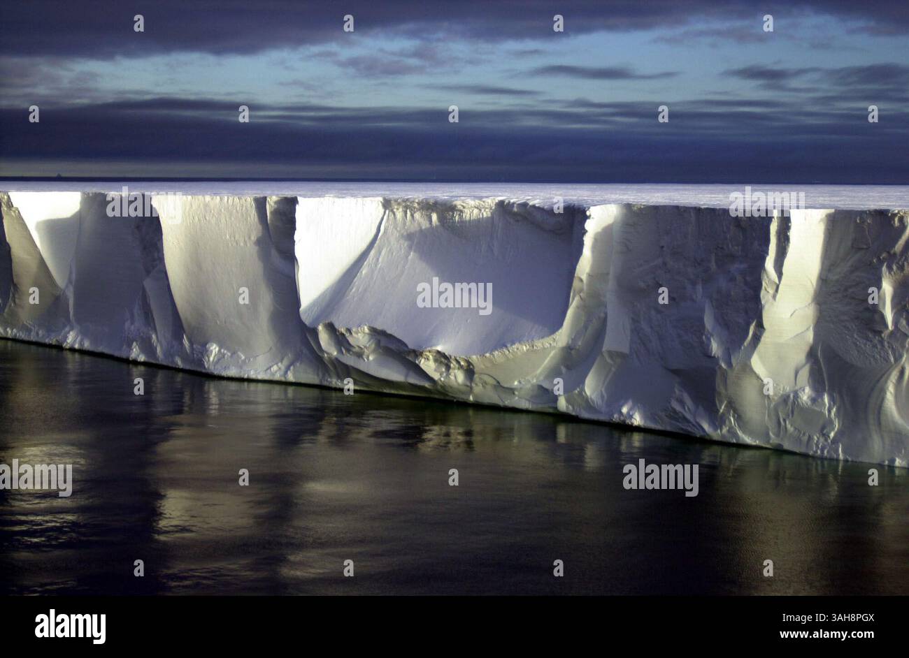 Dec 08, 2006 - Ross Sea, Antarctica - The northern edge of the giant ...