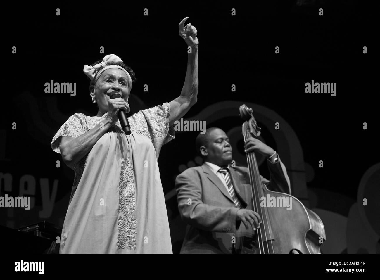 OMARA PORTUANDO sings with the ORCHESTRA BUENA VISTA SOCIAL CLUB on the ...