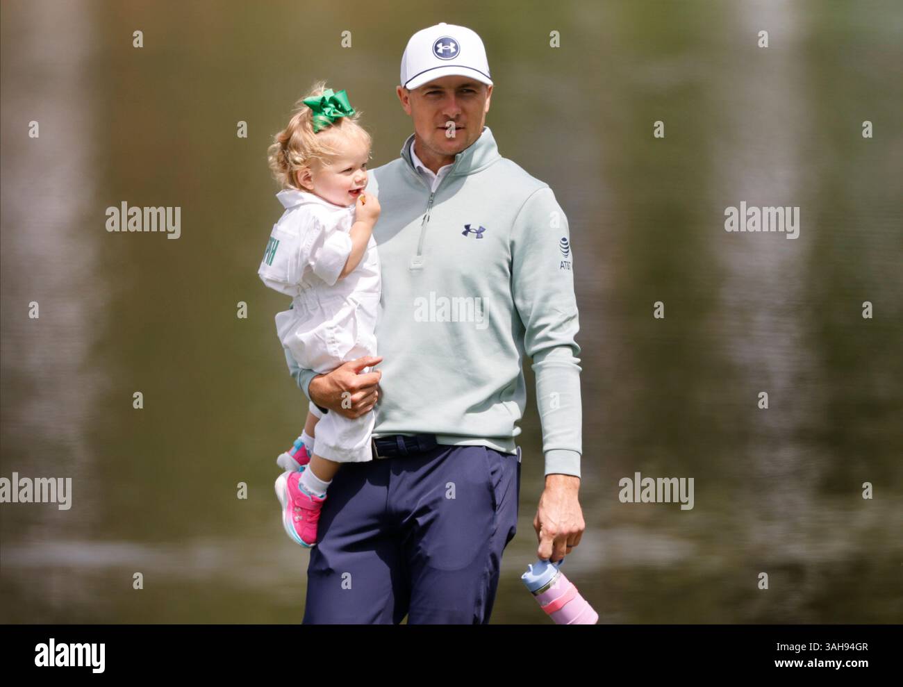 Augusta, United States. 09th Apr, 2025. Jordon Spieth holds his ...