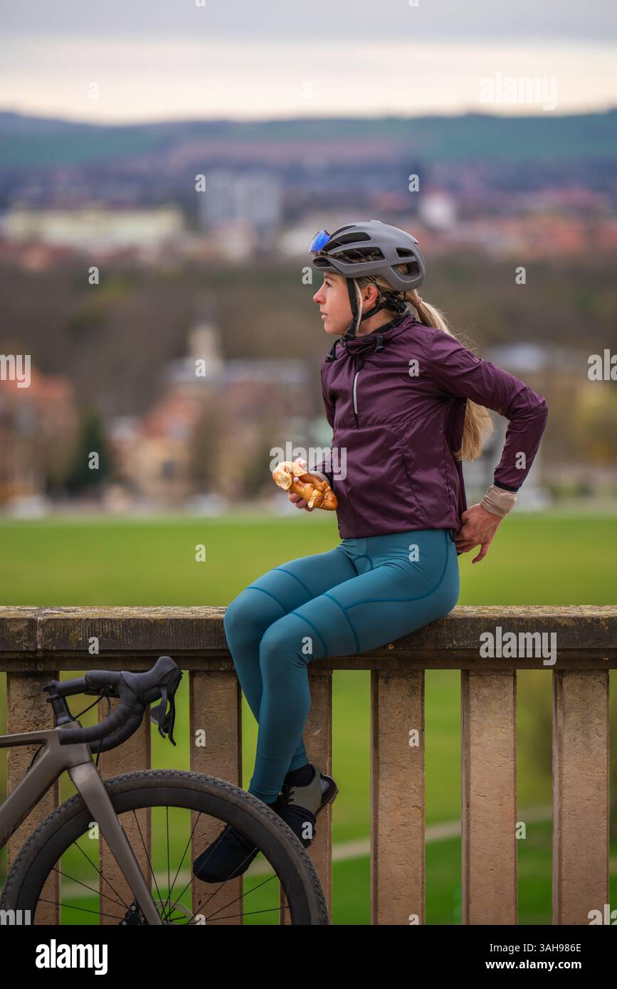 Professional cyclist eating hi-res stock photography and images - Alamy