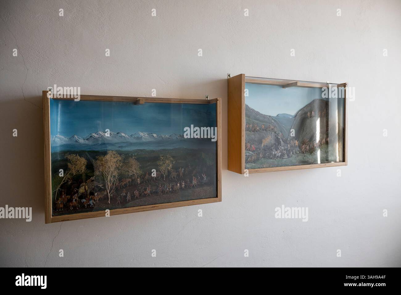 Kulmbach, Germany. 28th Nov, 2024. Two dioramas with pewter figures ...