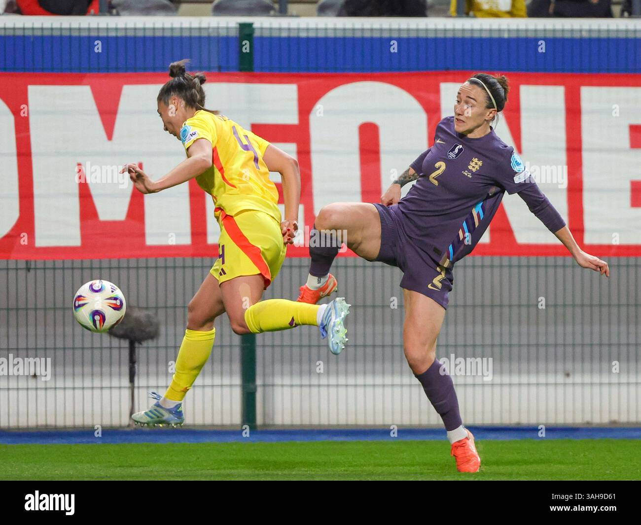 Amber Tysiak (4) of Belgium and Lucy Bronze (2) of England pictured ...
