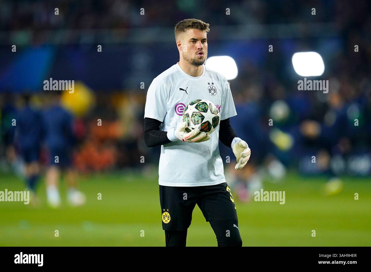 Marcel Lotka of Borussia Dortmund during the UEFA Champions League ...