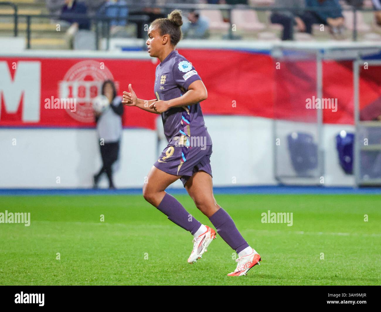 Nikita Parris (9) of England pictured during a game between the ...
