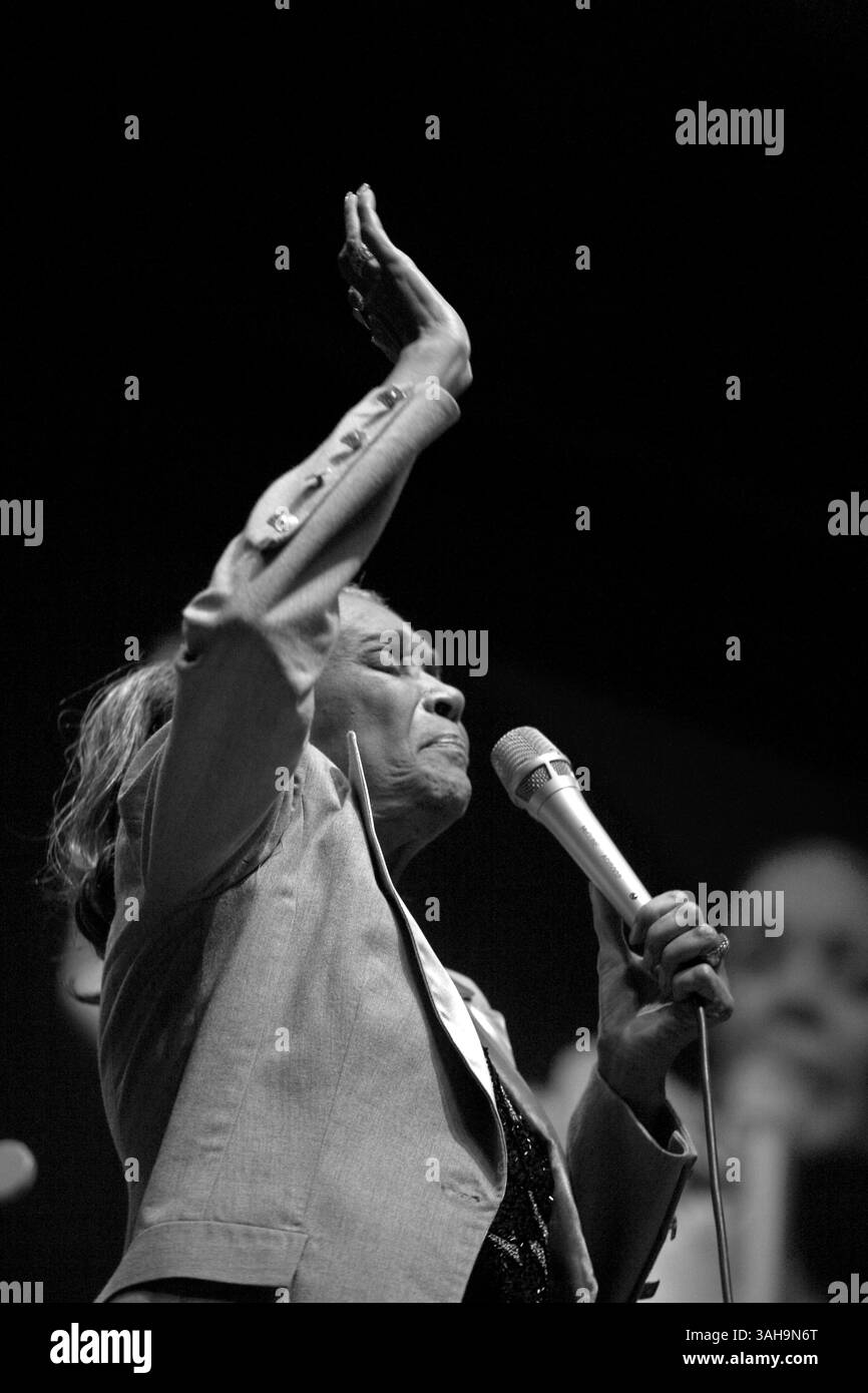 Singer NANCY WILSON preforms at the 51st MONTEREY JAZZ FESTIVAL ...