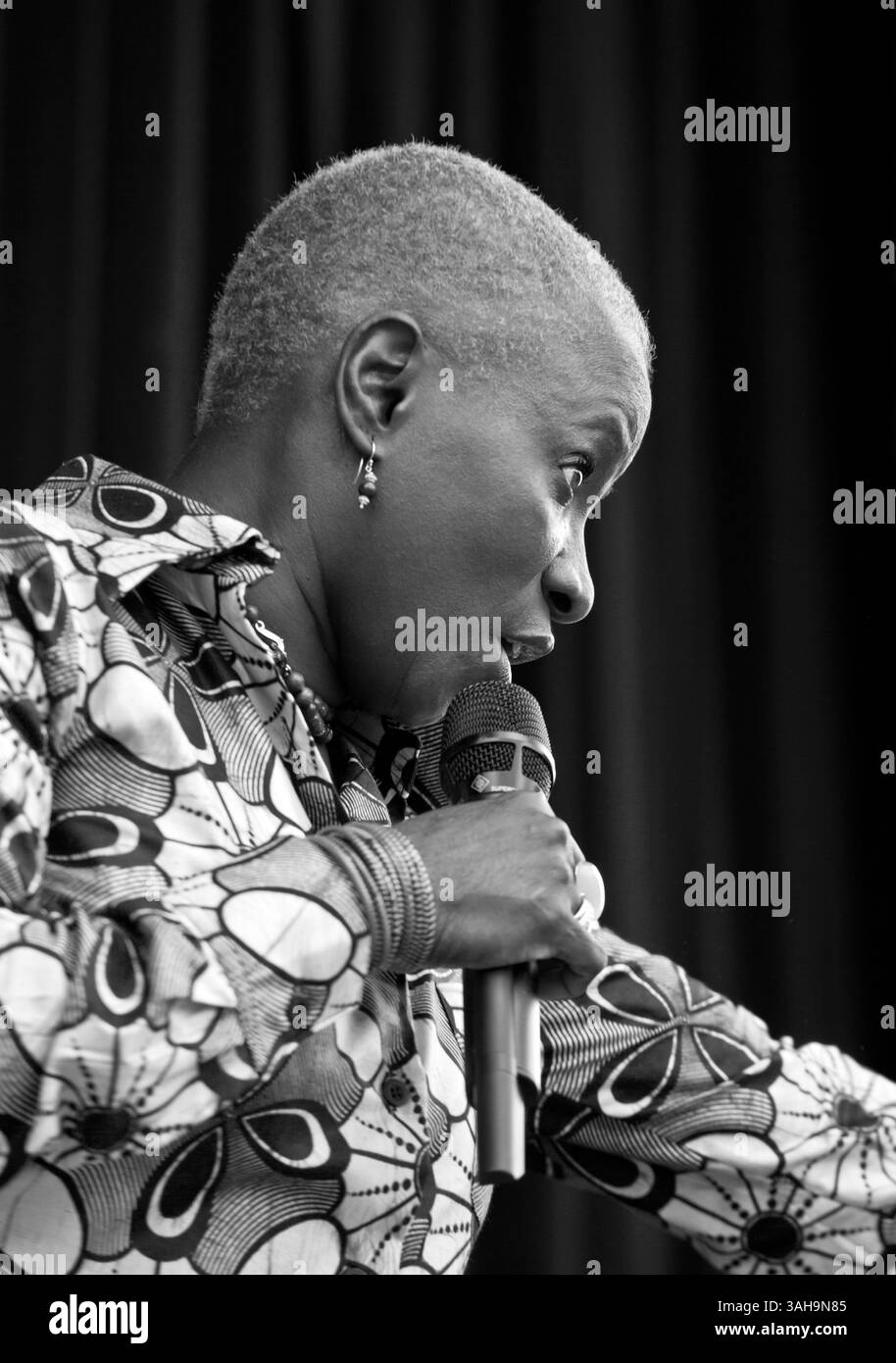 ANGELIQUE KIDJO sings on the Jimmy Lyons Stage - 2010 MONTEREY JAZZ ...