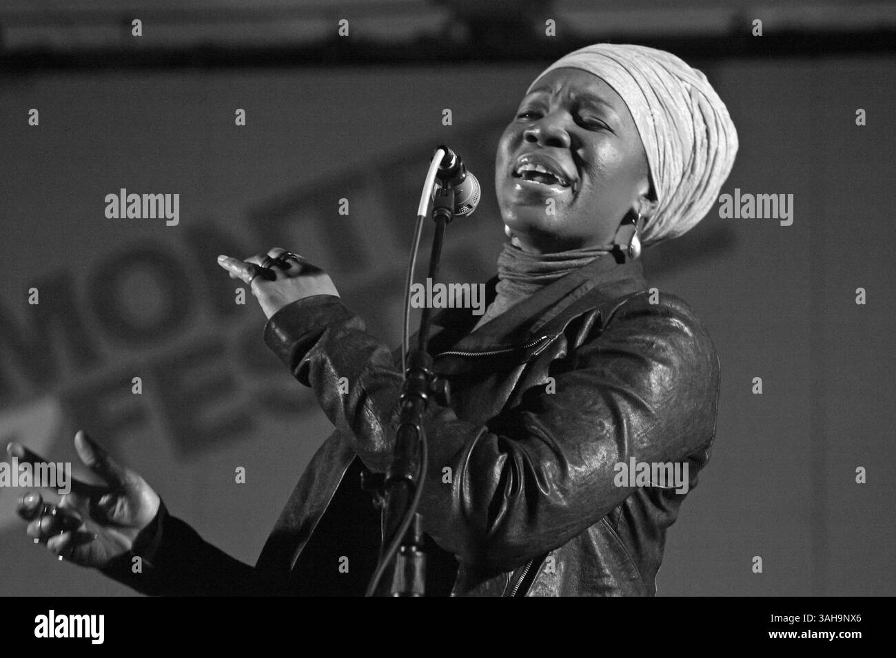 Singer india arie Black and White Stock Photos & Images - Alamy