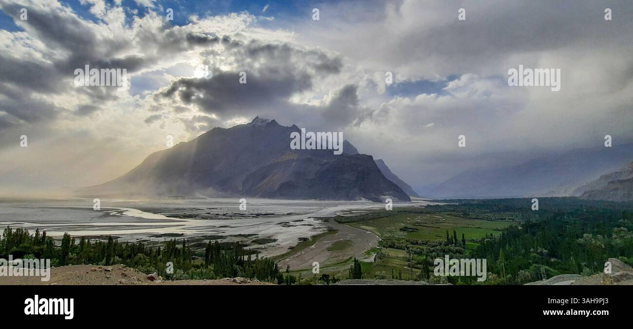 Indus river basin hi-res stock photography and images - Alamy