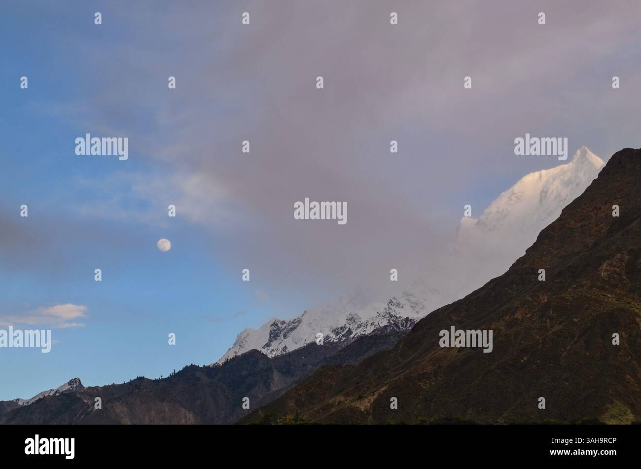 Majestic Rakaposhi Peak in Nagar Valley, Gilgit-Baltistan, Pakistan ...