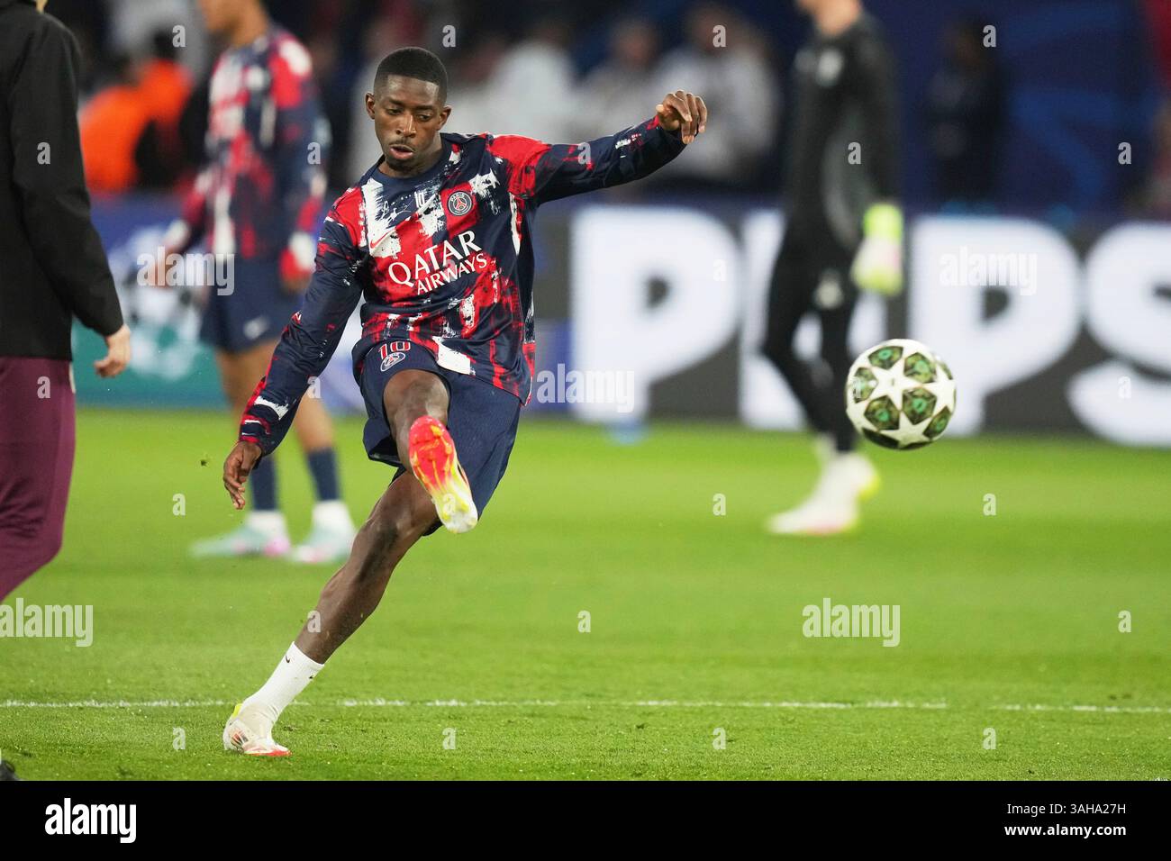 PSG's Ousmane Dembele warms up prior to the Champions League ...