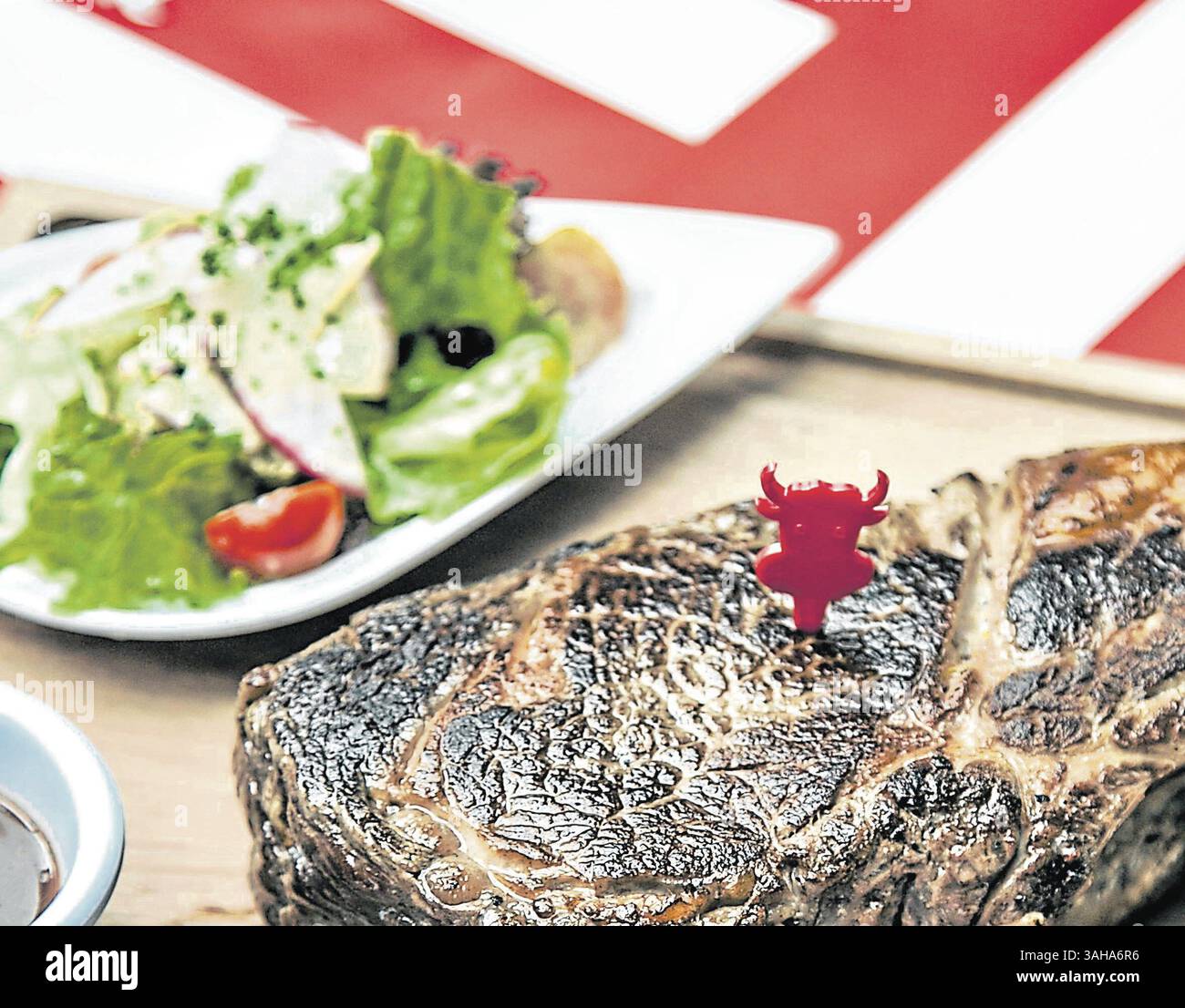 14 platos hi-res stock photography and images - Alamy