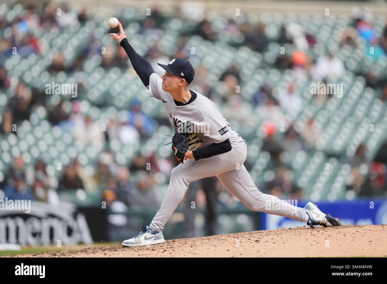 New York Yankees pitcher Luke Weaver throws against the Detroit Tigers ...