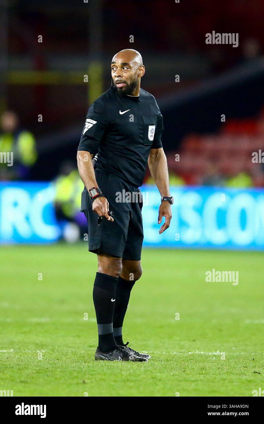 Bramall Lane, Sheffield, England - 8th April 2025 Referee Sam Allison ...