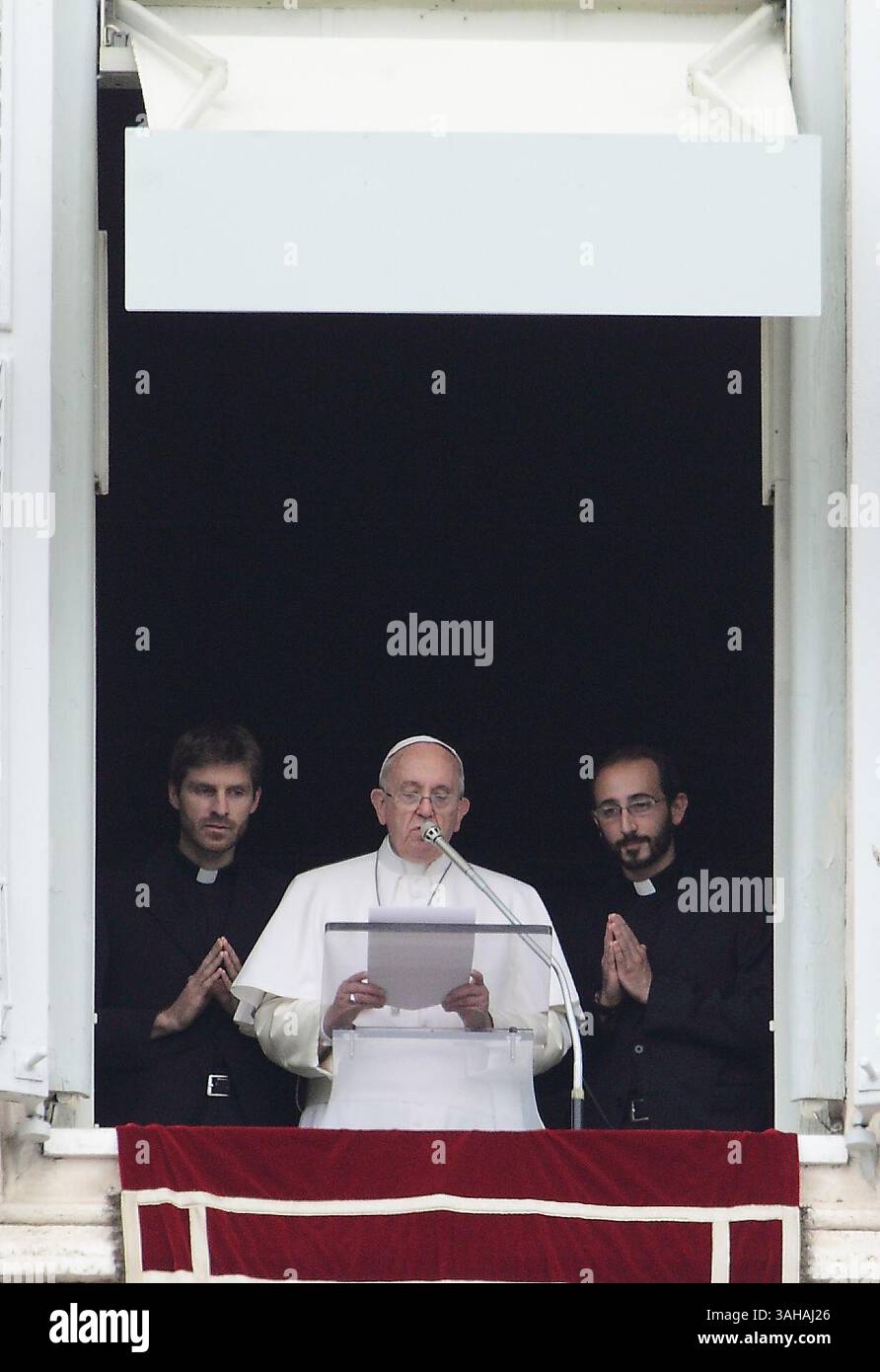 Apr 26, 2015 - Vatican City State (Holy See) - POPE FRANCIS delivers ...