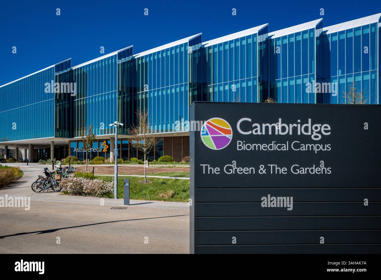 AstraZeneca Global HQ on the Cambridge Biomedical Campus. The building ...