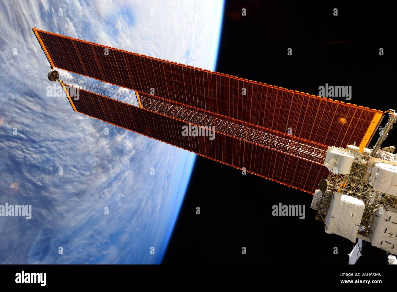 Apr 12, 2015 - Space - Expedition 43 Flight Engineer Samantha ...